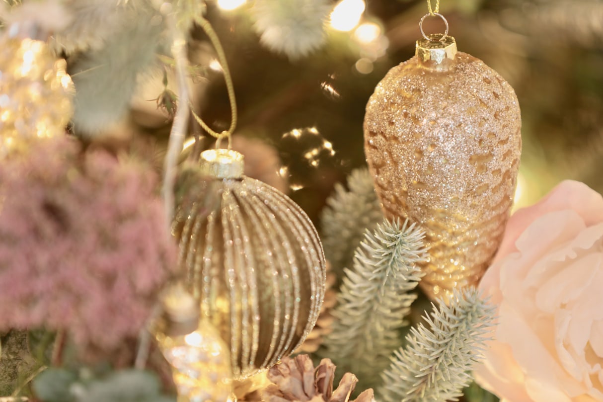 Summer Floral Christmas Tree - French Country Cottage