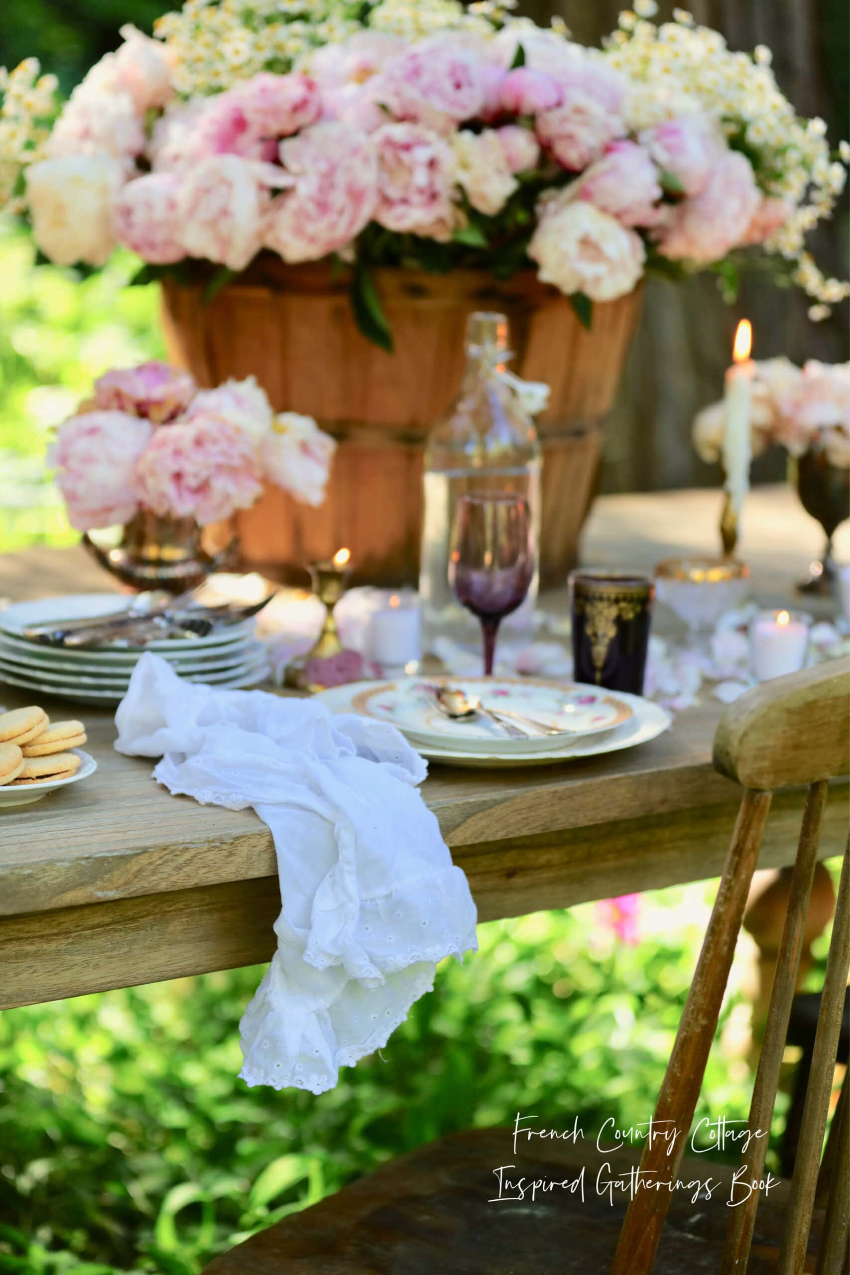 6 style tips for setting a table with vintage elements - French Country ...
