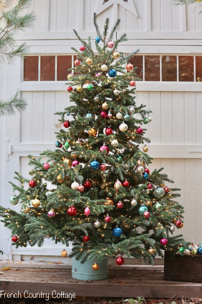12 Ideas for decor under the Christmas Tree - French Country Cottage