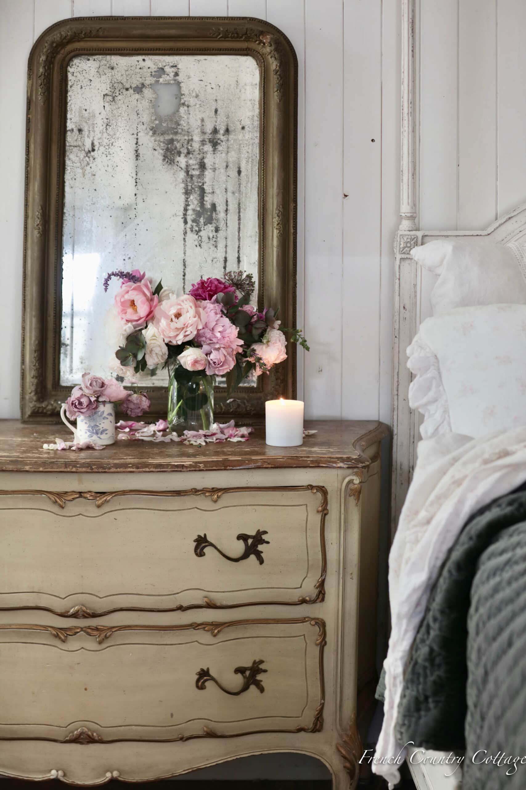 5 Simple & beautiful Nightstand Decor Ideas - French Country Cottage