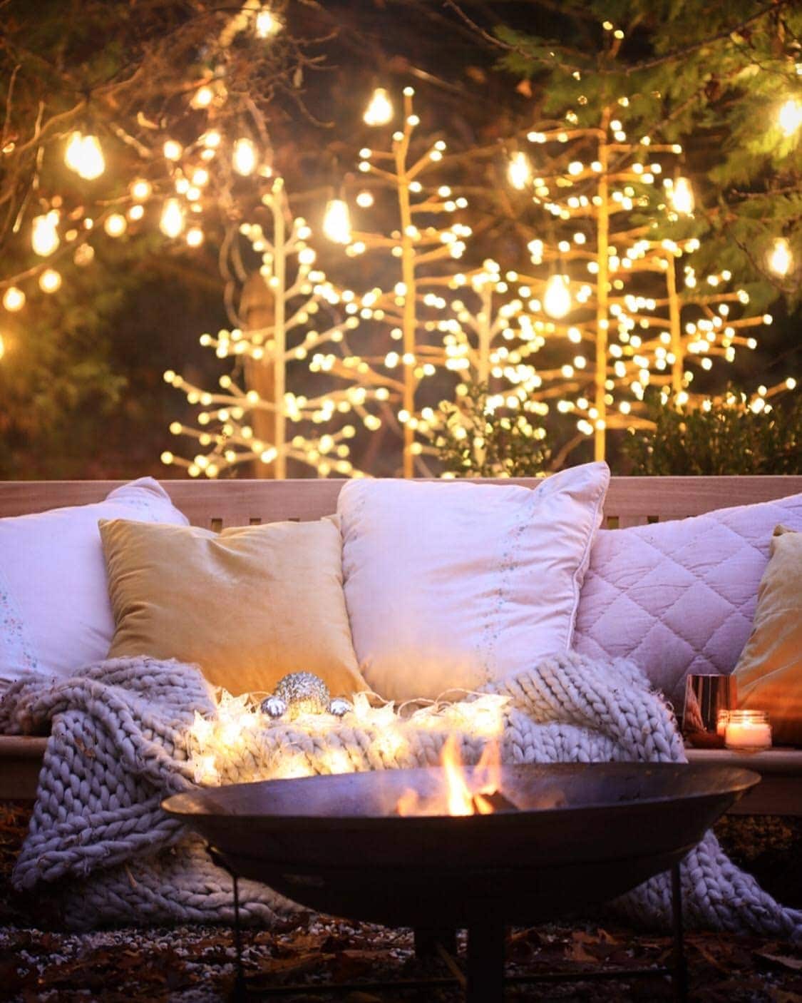 Creating a Cozy Holiday Gathering Outdoors & Special Holiday Guide ...