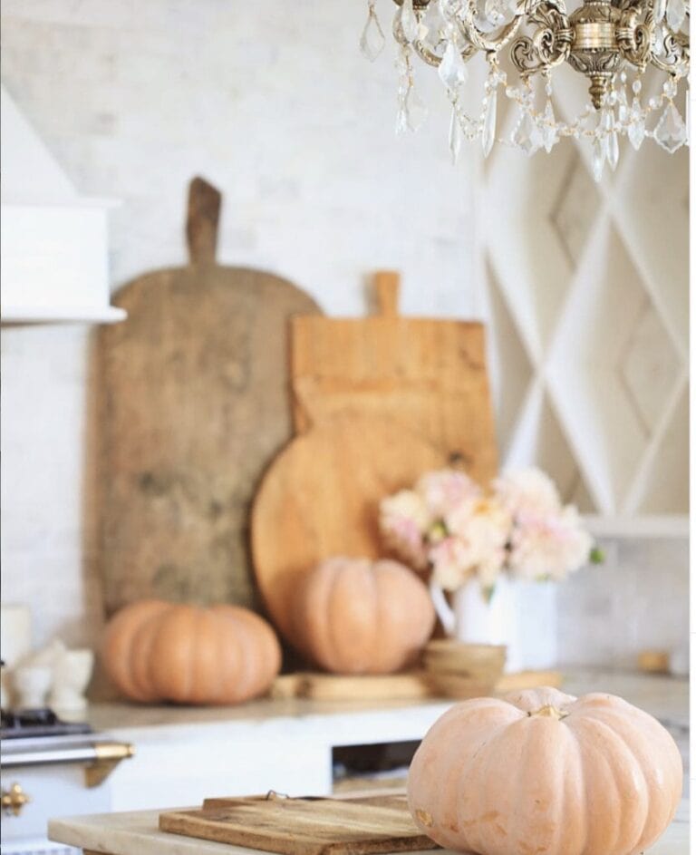 Early autumn kitchen style - French Country Cottage