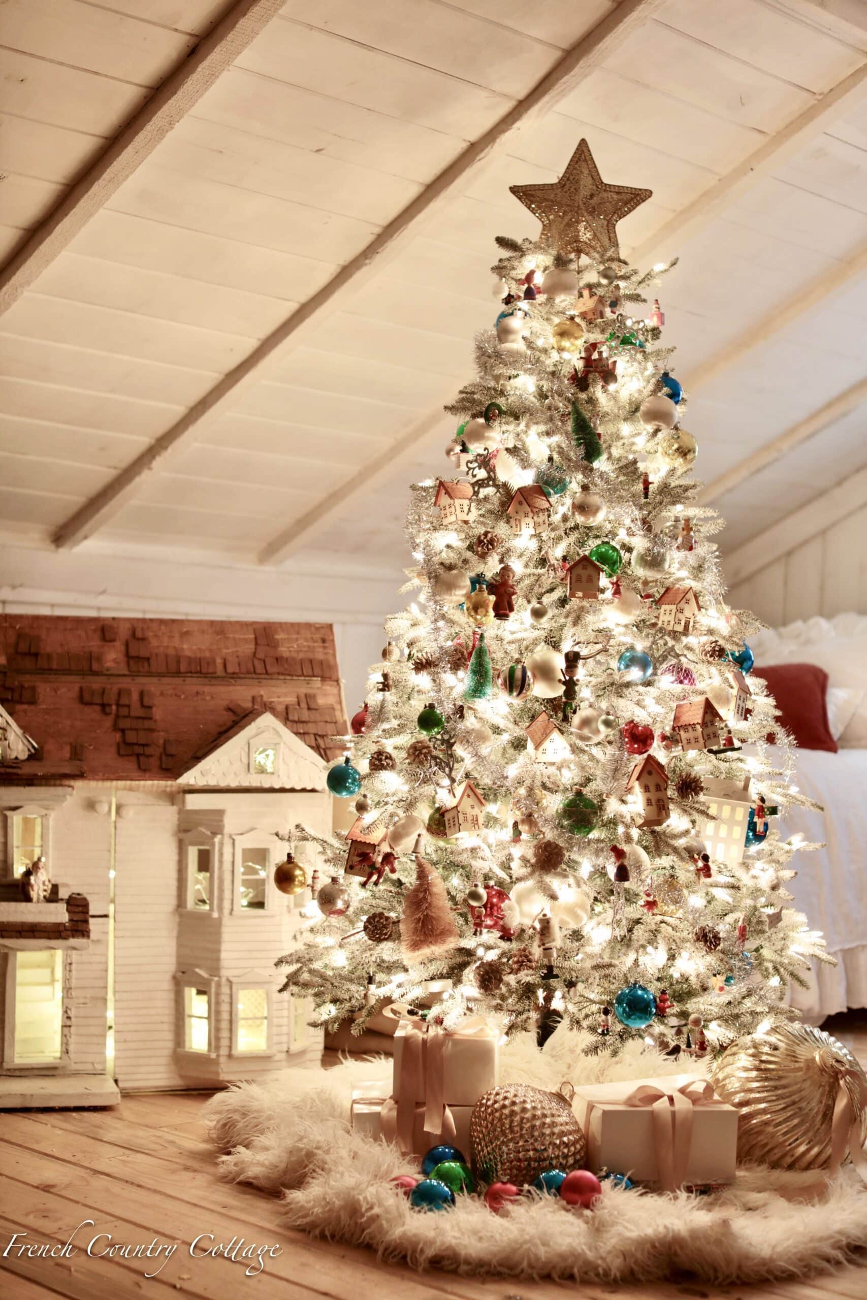 Nostalgia Christmas Tree - French Country Cottage