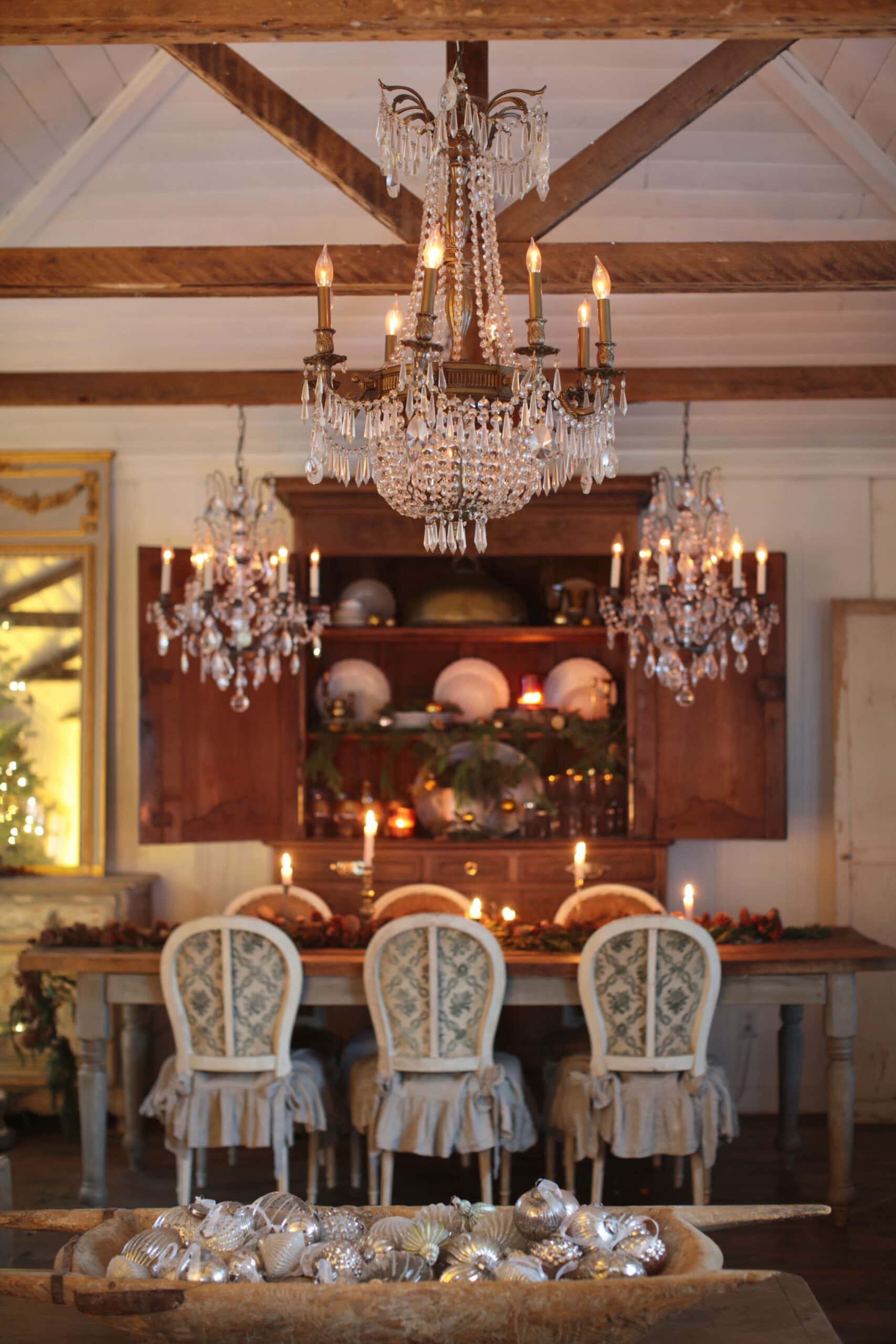 7 Ideas for a Cozy Christmas Table - French Country Cottage