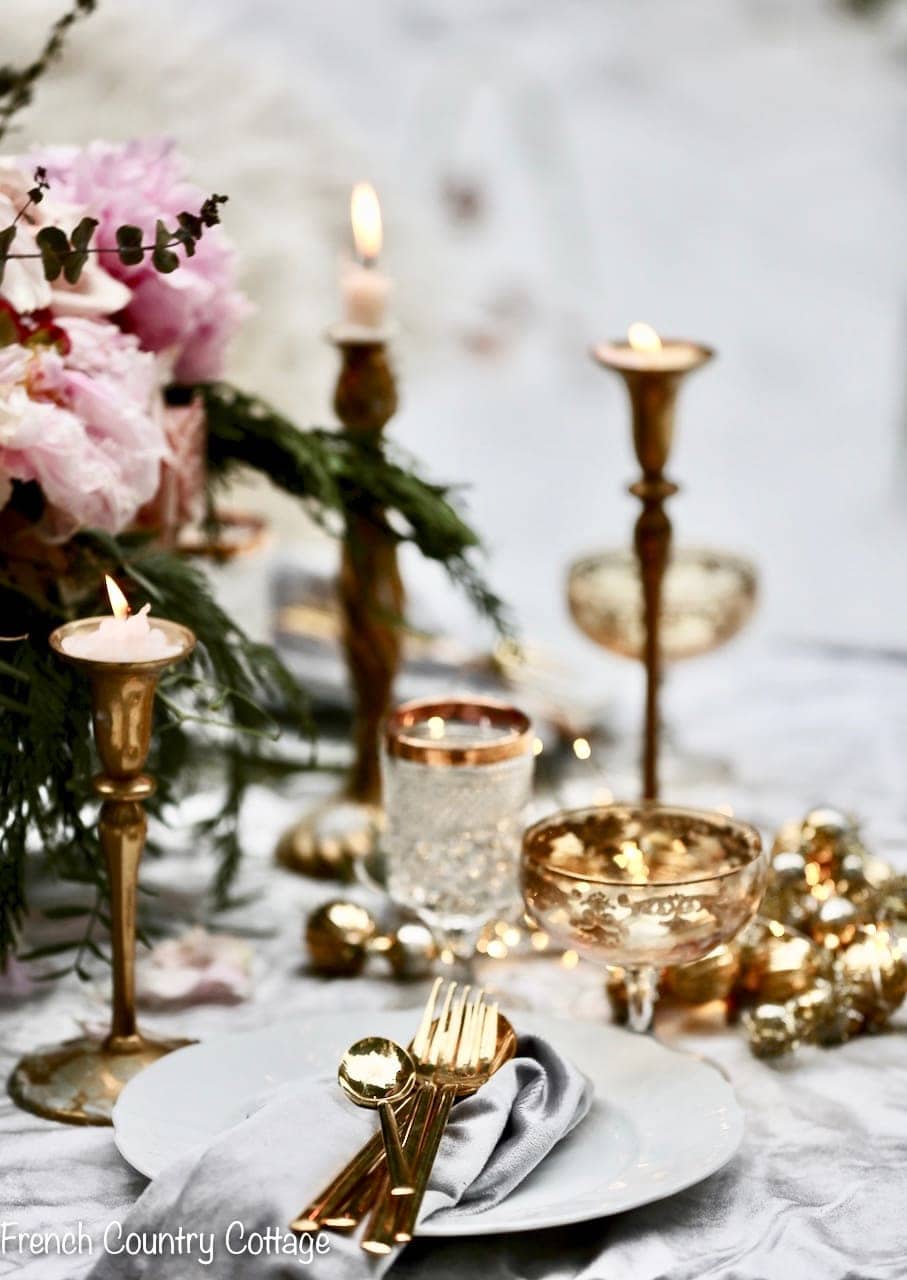 7 Ideas for a Cozy Christmas Table - French Country Cottage