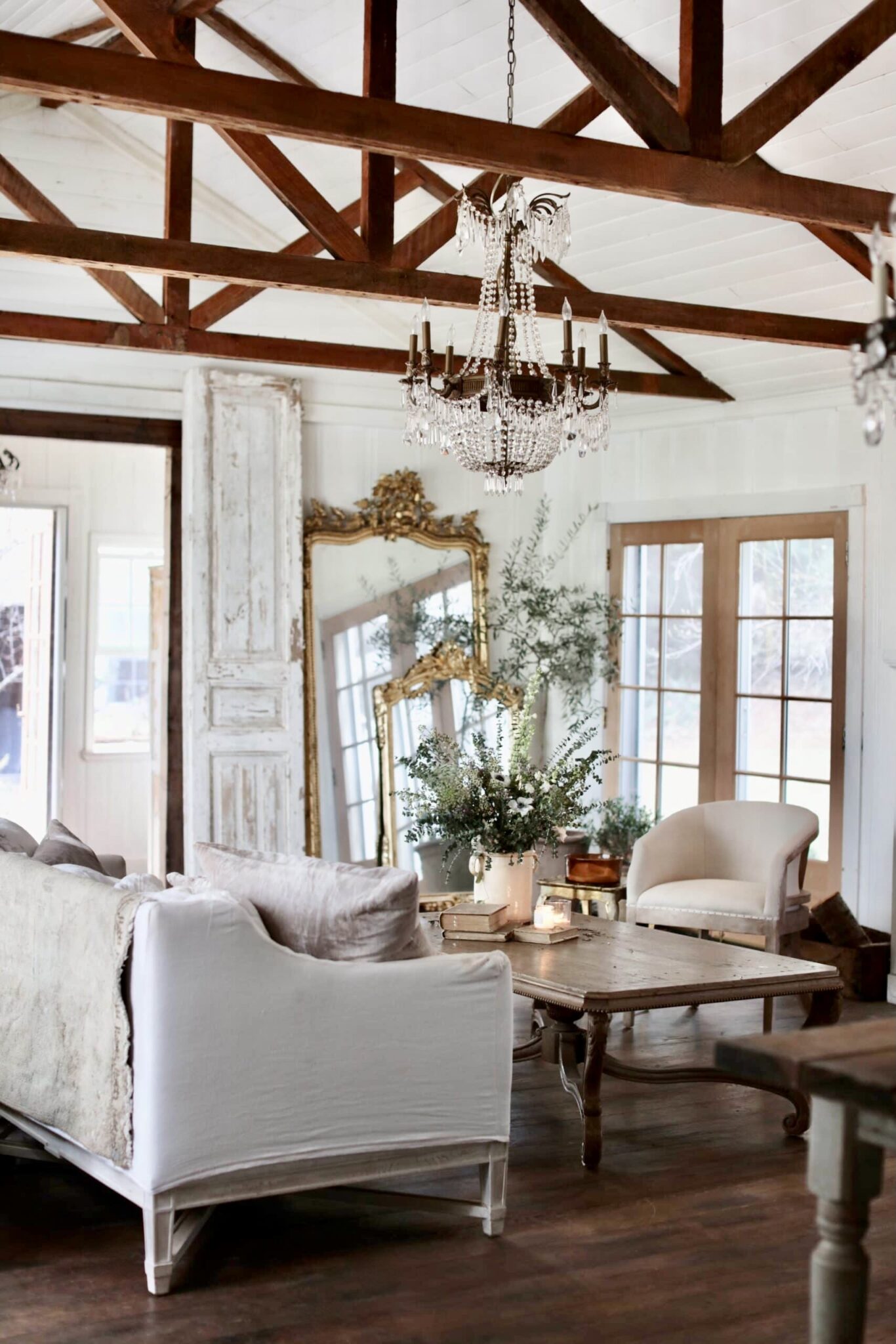 5 ways to decorate with Neutral Colors - French Country Cottage