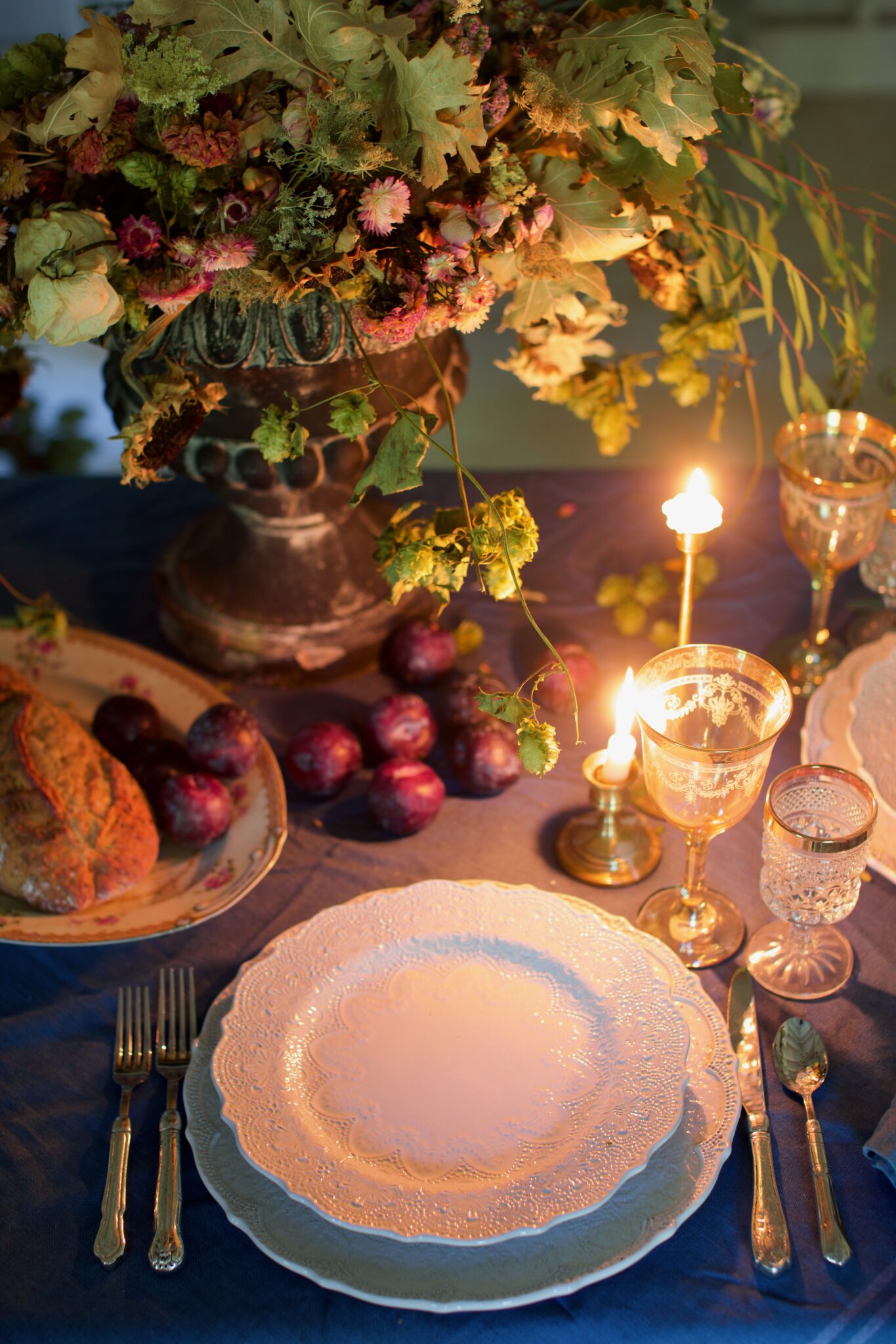 Simple Natural Autumn Table Setting - French Country Cottage