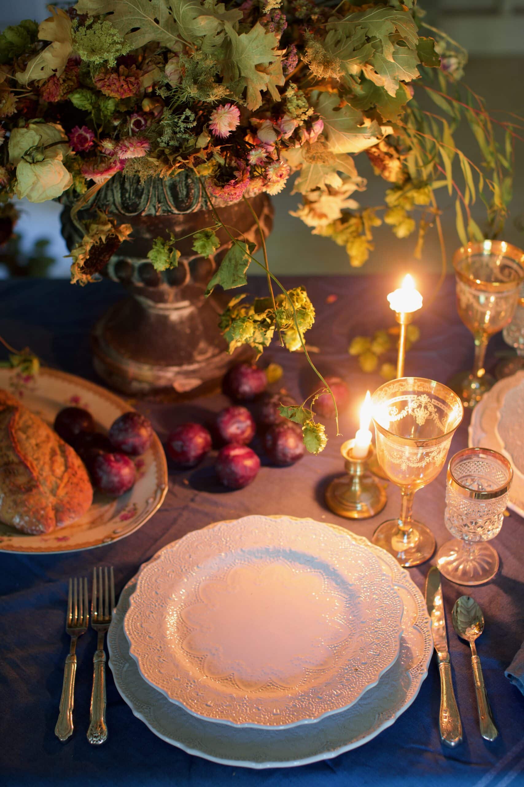 Simple Natural Autumn Table Setting - French Country Cottage