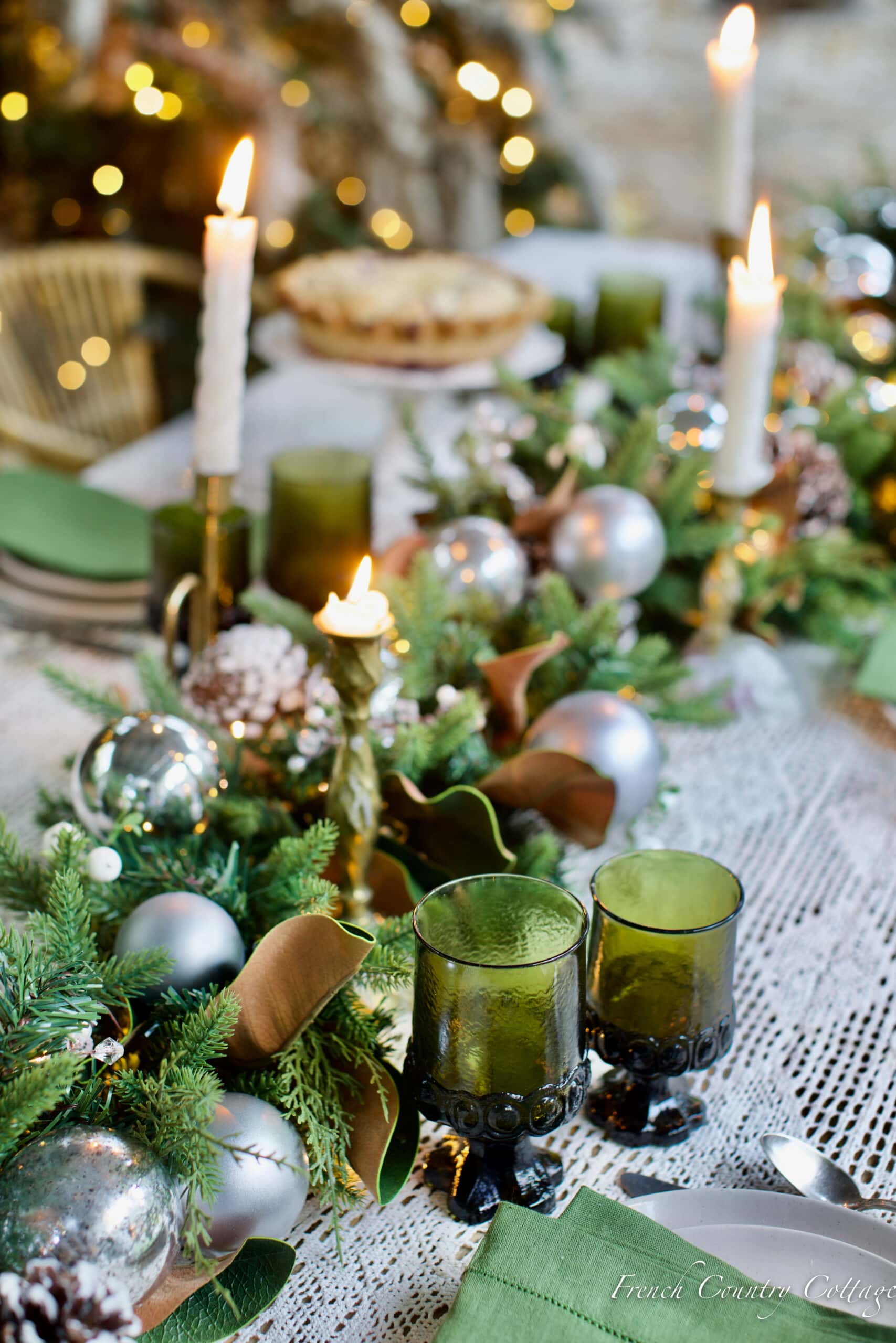 7 Ideas for a Cozy Christmas Table - French Country Cottage