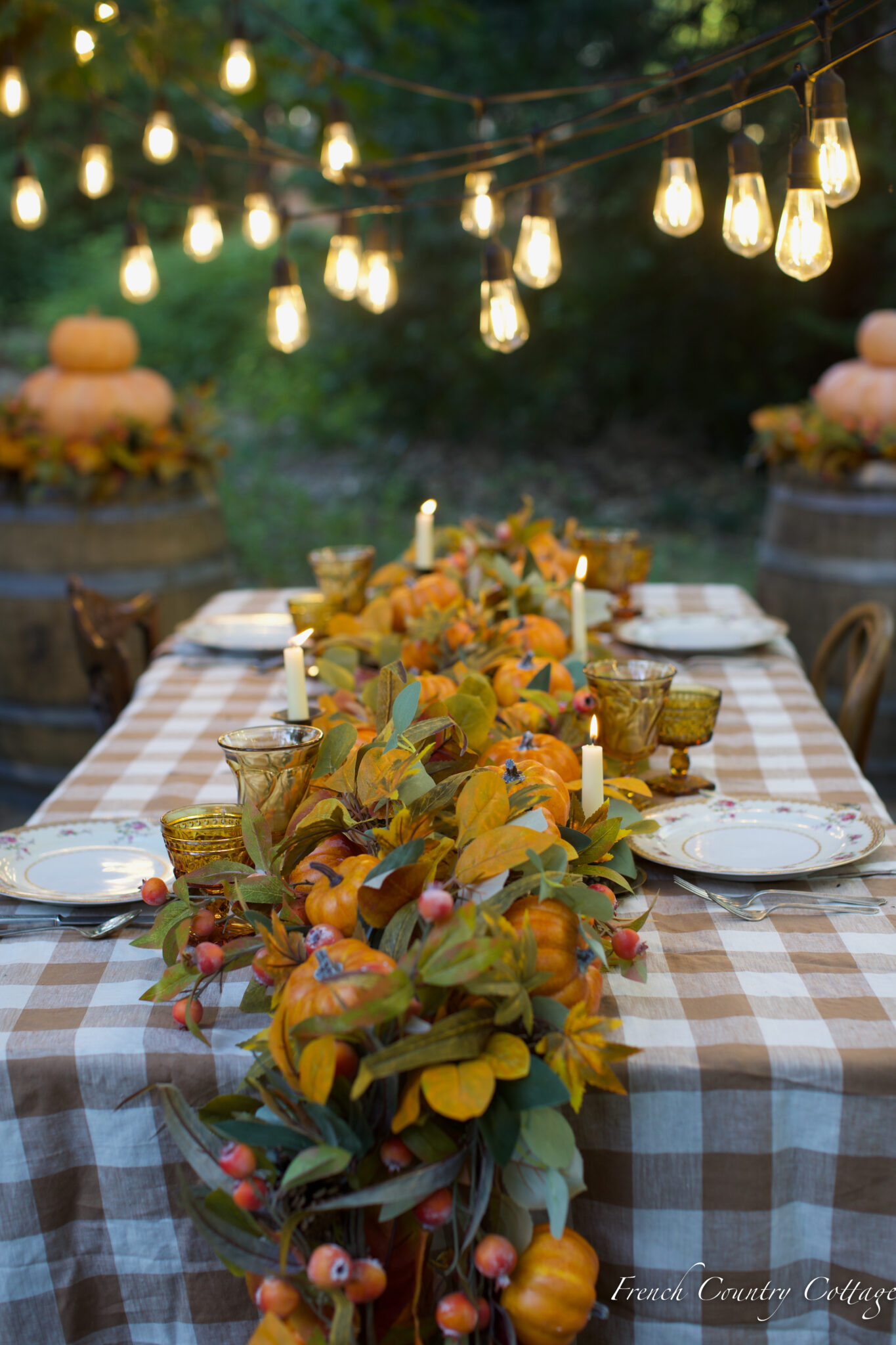 Bold and beautiful autumn table - French Country Cottage
