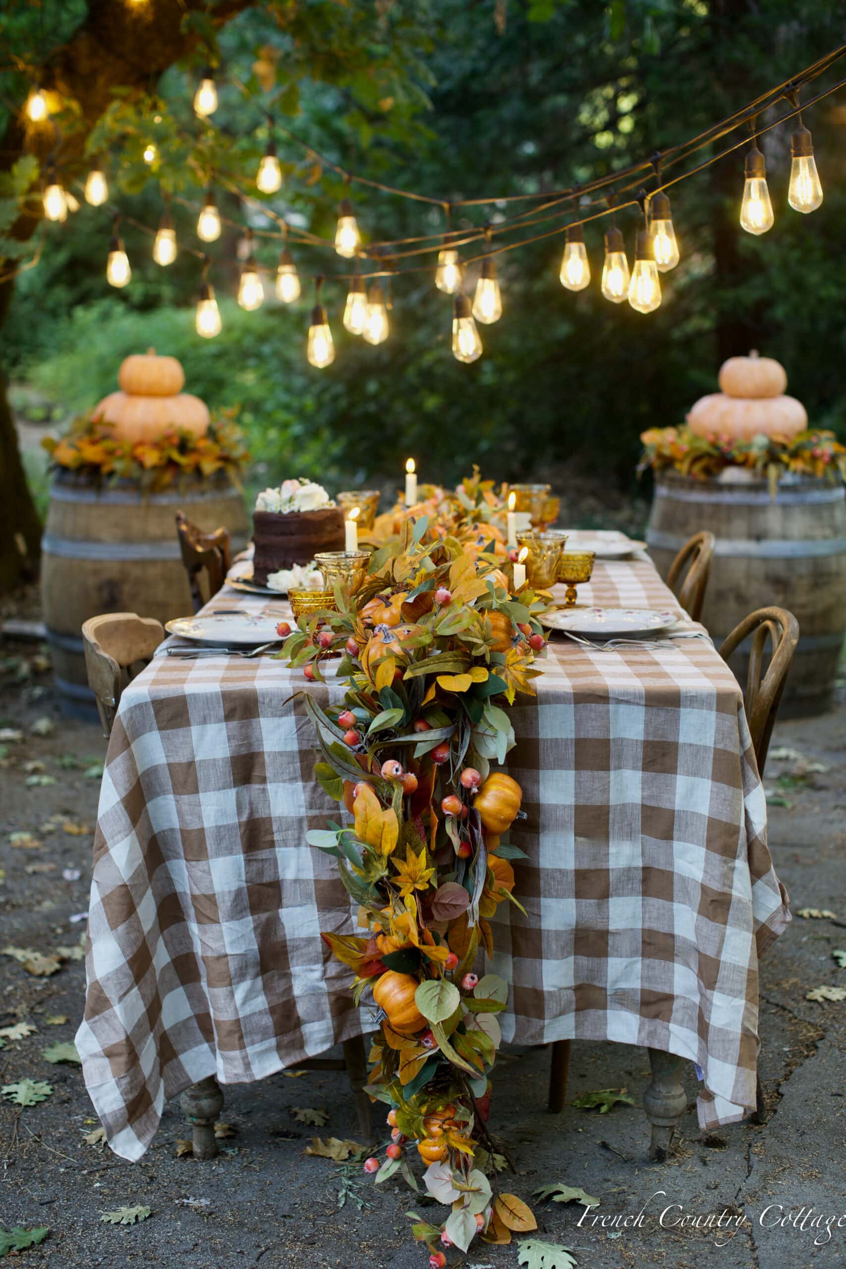 Bold and beautiful autumn table - French Country Cottage