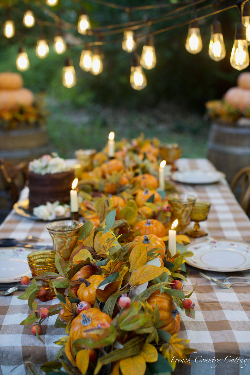 Bold and beautiful autumn table - French Country Cottage