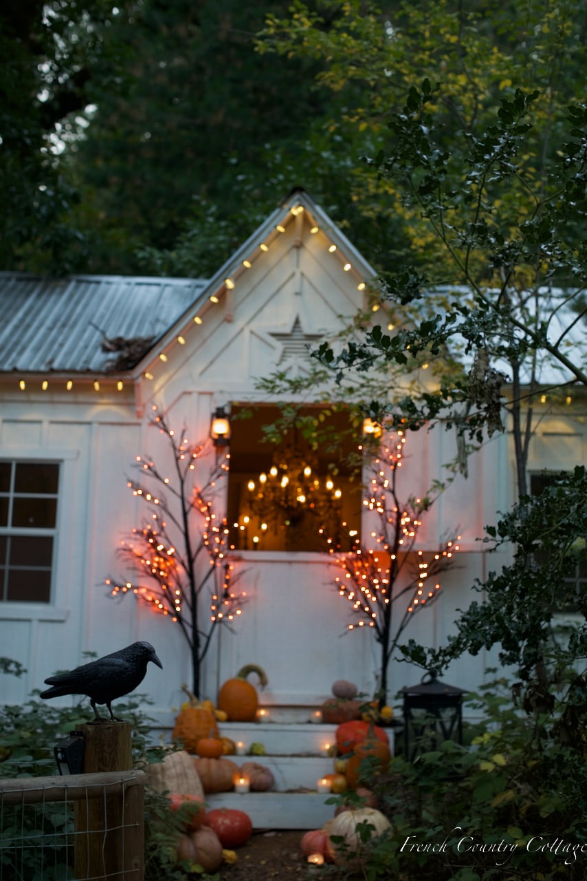 Simple Beautiful Autumn Spooky Barn Decor - French Country Cottage