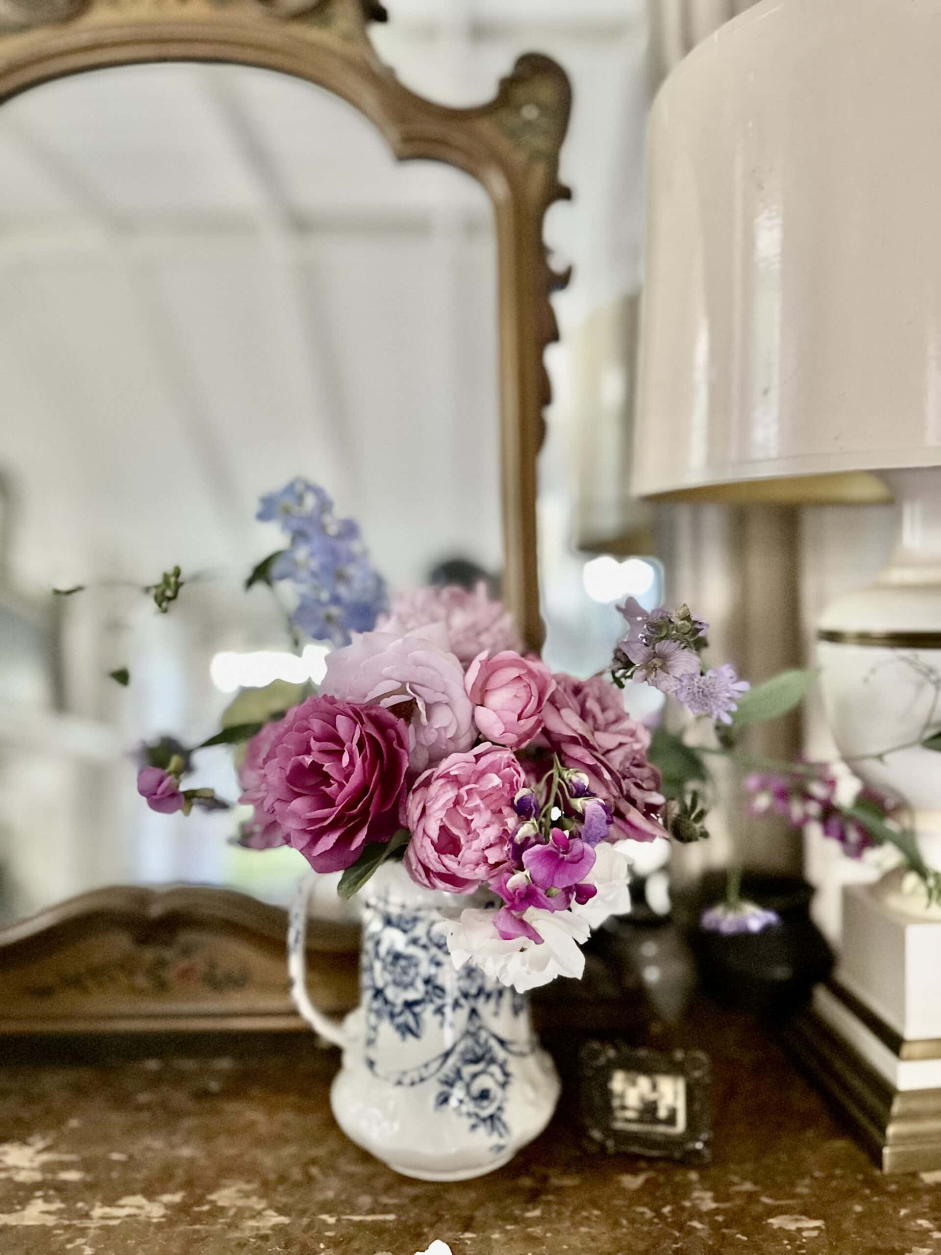 3 Tips for a beautiful gathered floral arrangement - French Country Cottage
